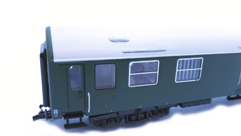 TT MÁV four-axle dark green luggage coach – MODELLGYÁR Ltd.
